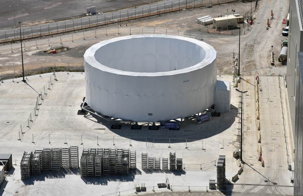 Cryostat Fabrication on Site