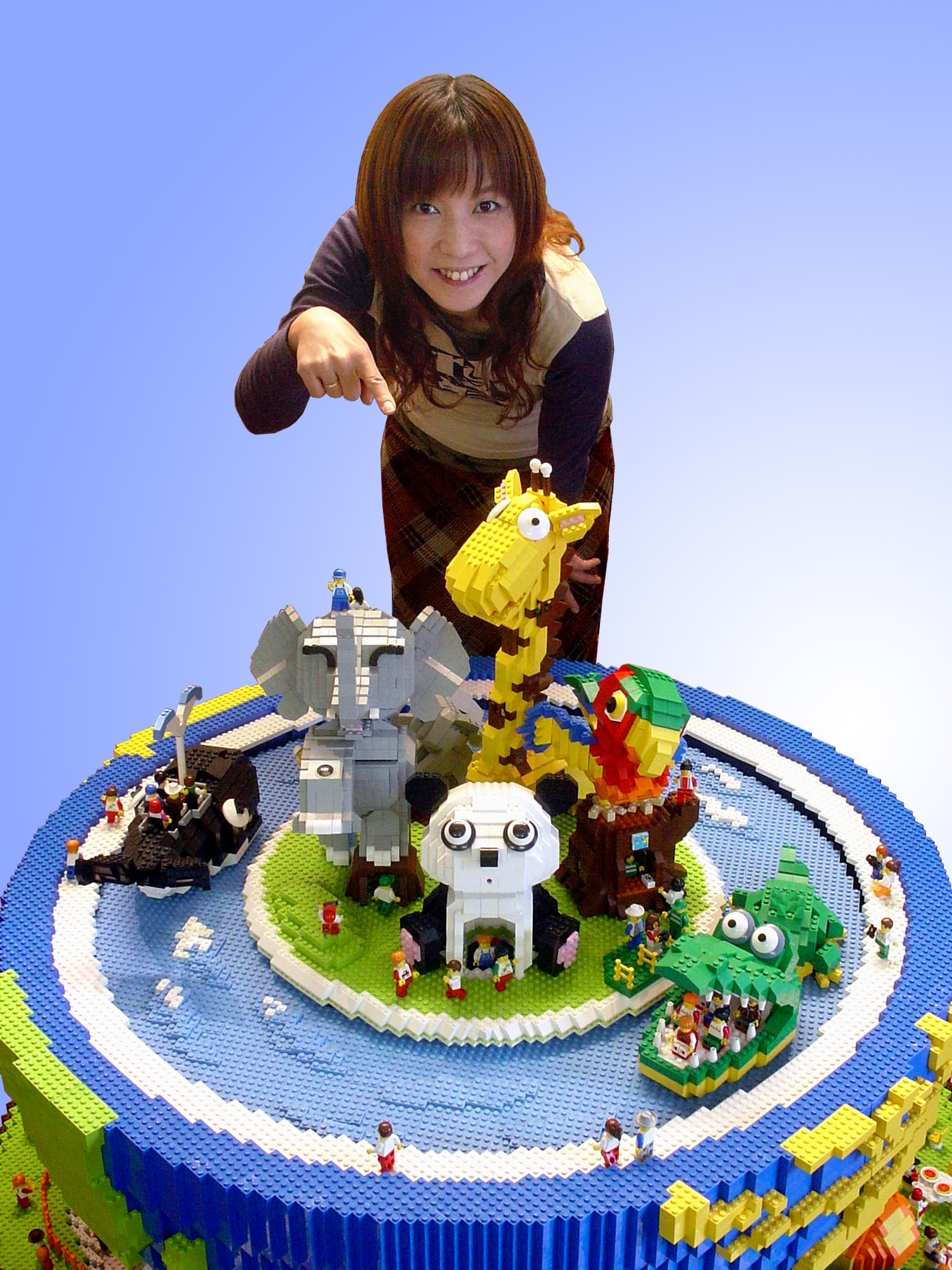 Japanese artist creates stunning Lego Tokamak